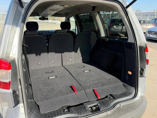Grey Ford Galaxy 2011 in Riga, with an engine capacity of 2.00 L and mileage of 260 thousand km for 3990 €, photo 4 on AUTOMOTO.COM.LV