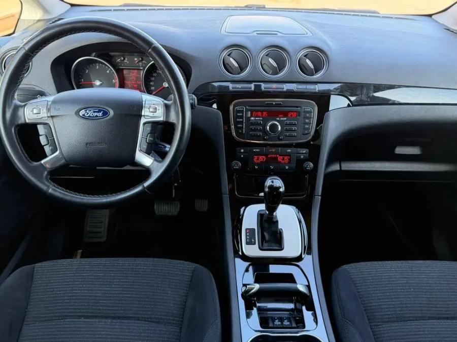 Grey Ford Galaxy 2011 in Riga, with an engine capacity of 2.00 L and mileage of 260 thousand km for 3990 €, photo 17 on AUTOMOTO.COM.LV