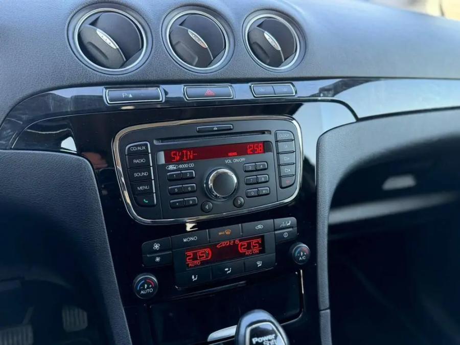 Grey Ford Galaxy 2011 in Riga, with an engine capacity of 2.00 L and mileage of 260 thousand km for 3990 €, photo 20 on AUTOMOTO.COM.LV