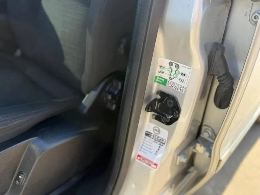 Grey Ford Galaxy 2011 in Riga, with an engine capacity of 2.00 L and mileage of 260 thousand km for 3990 €, photo 24 on AUTOMOTO.COM.LV