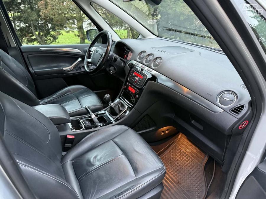 Grey Ford Galaxy 2011 in Mazeikiai, with an engine capacity of 2.00 L and mileage of 285 thousand km for 4650 €, photo 33 on AUTOMOTO.COM.LV