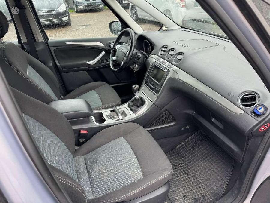Grey Ford Galaxy 2011 in Jurbarkas, with an engine capacity of 1.56 L and mileage of 247 thousand km for 5450 €, photo 11 on AUTOMOTO.COM.LV