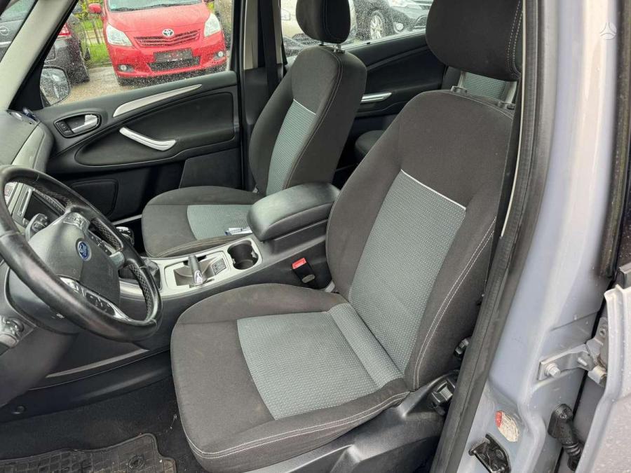 Grey Ford Galaxy 2011 in Jurbarkas, with an engine capacity of 1.56 L and mileage of 247 thousand km for 5450 €, photo 12 on AUTOMOTO.COM.LV