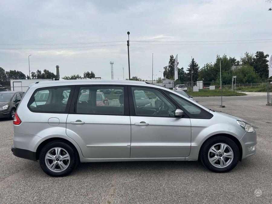Pelēks Ford Galaxy 2011 Marijampole, ar dzinēja tilpumu 1.56 L un nobraukumu 275 tūkst. km par 4250 €, foto 4 vietnē AUTOMOTO.COM.LV