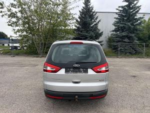 Pelēks Ford Galaxy 2011 Marijampole, ar dzinēja tilpumu 1.56 L un nobraukumu 275 tūkst. km par 4250 €, foto 9 vietnē AUTOMOTO.COM.LV