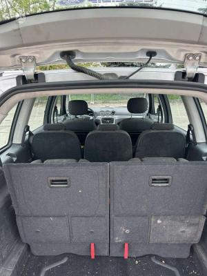 Pelēks Ford Galaxy 2011 Marijampole, ar dzinēja tilpumu 1.56 L un nobraukumu 275 tūkst. km par 4250 €, foto 10 vietnē AUTOMOTO.COM.LV