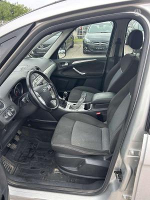 Pelēks Ford Galaxy 2011 Marijampole, ar dzinēja tilpumu 1.56 L un nobraukumu 275 tūkst. km par 4250 €, foto 12 vietnē AUTOMOTO.COM.LV