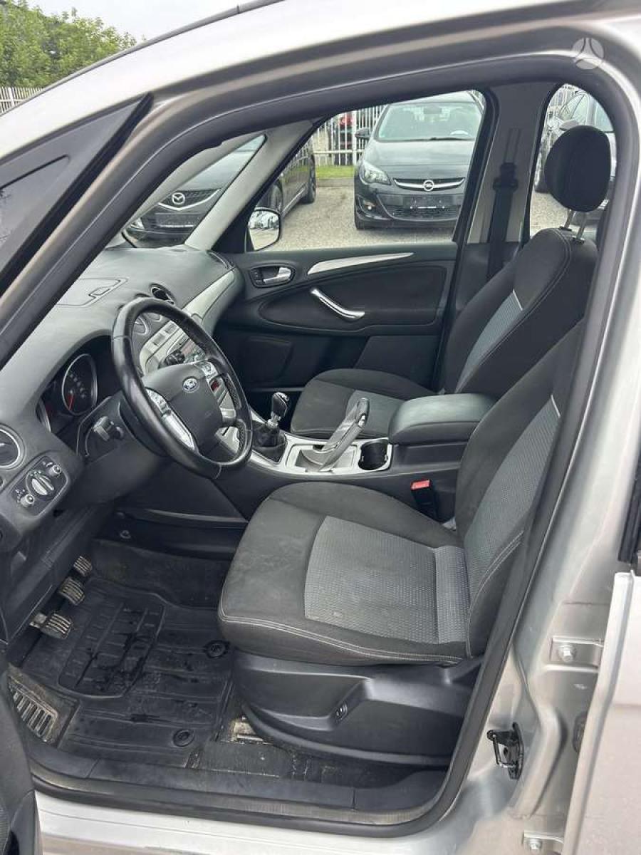 Pelēks Ford Galaxy 2011 Marijampole, ar dzinēja tilpumu 1.56 L un nobraukumu 275 tūkst. km par 4250 €, foto 12 vietnē AUTOMOTO.COM.LV