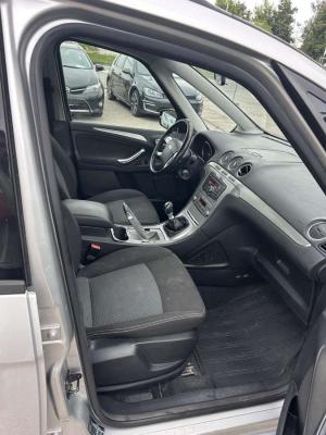 Pelēks Ford Galaxy 2011 Marijampole, ar dzinēja tilpumu 1.56 L un nobraukumu 275 tūkst. km par 4250 €, foto 13 vietnē AUTOMOTO.COM.LV