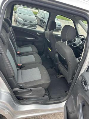 Pelēks Ford Galaxy 2011 Marijampole, ar dzinēja tilpumu 1.56 L un nobraukumu 275 tūkst. km par 4250 €, foto 14 vietnē AUTOMOTO.COM.LV