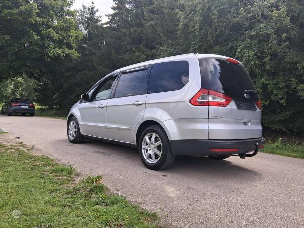 Grey Ford Galaxy 2011 in Marijampole, with an engine capacity of 2.00 L and mileage of 288 thousand km for 4950 €, photo 9 on AUTOMOTO.COM.LV