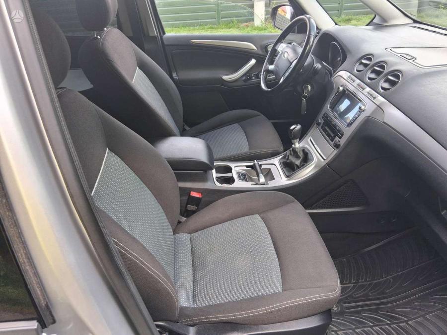 Grey Ford Galaxy 2011 in Marijampole, with an engine capacity of 2.00 L and mileage of 288 thousand km for 4950 €, photo 15 on AUTOMOTO.COM.LV