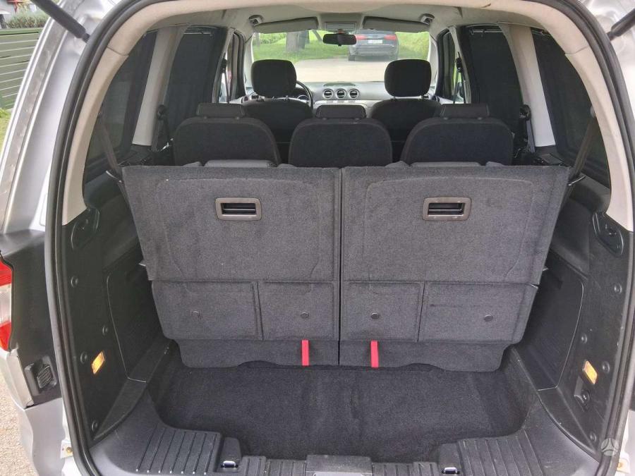 Grey Ford Galaxy 2011 in Marijampole, with an engine capacity of 2.00 L and mileage of 288 thousand km for 4950 €, photo 19 on AUTOMOTO.COM.LV