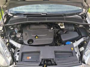 Grey Ford Galaxy 2011 in Marijampole, with an engine capacity of 2.00 L and mileage of 288 thousand km for 4950 €, photo 37 on AUTOMOTO.COM.LV