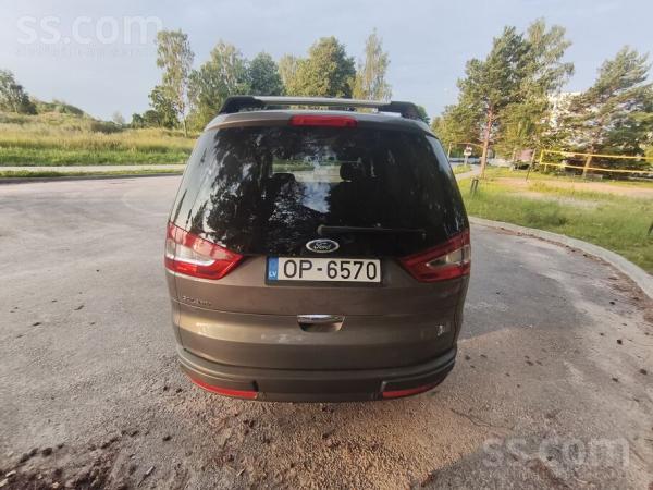 Pelēks Ford Galaxy 2011 Rīga, ar dzinēja tilpumu 2.00 L un nobraukumu 287 tūkst. km par 4599 €, foto 5 vietnē AUTOMOTO.COM.LV