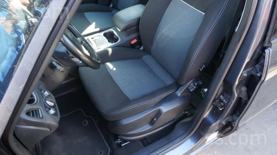 Grey Ford Galaxy 2011 in Jurmala, with an engine capacity of 2.00 L and mileage of 340 thousand km for 4600 €, photo 9 on AUTOMOTO.COM.LV
