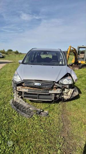 Pelēks Ford Galaxy 2011 Kretinga, ar dzinēja tilpumu 2.00 L un nobraukumu 380 tūkst. km par 1300 €, foto 7 vietnē AUTOMOTO.COM.LV