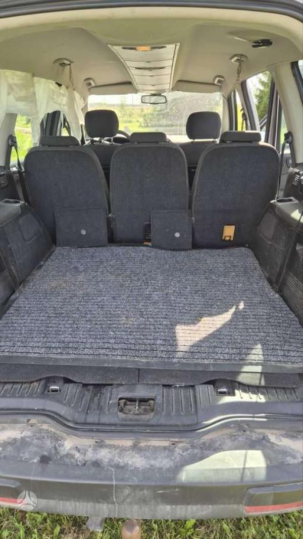 Pelēks Ford Galaxy 2011 Kretinga, ar dzinēja tilpumu 2.00 L un nobraukumu 380 tūkst. km par 1300 €, foto 10 vietnē AUTOMOTO.COM.LV