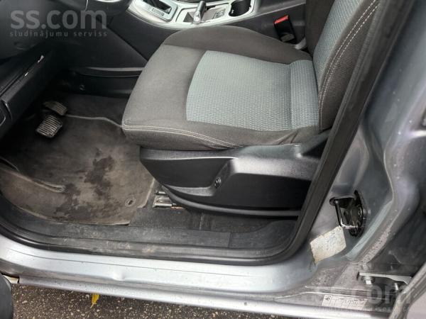 Grey Ford Galaxy 2011 in Riga, with an engine capacity of 2.00 L and mileage of 0 thousand km for 3300 €, photo 8 on AUTOMOTO.COM.LV