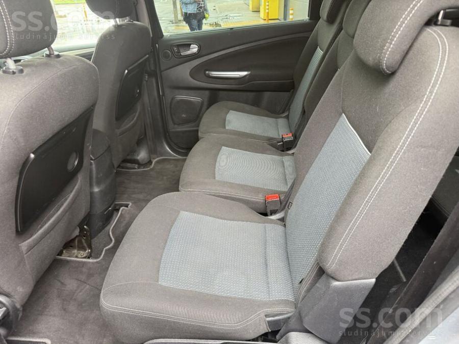 Grey Ford Galaxy 2011 in Riga, with an engine capacity of 2.00 L and mileage of 0 thousand km for 3300 €, photo 10 on AUTOMOTO.COM.LV