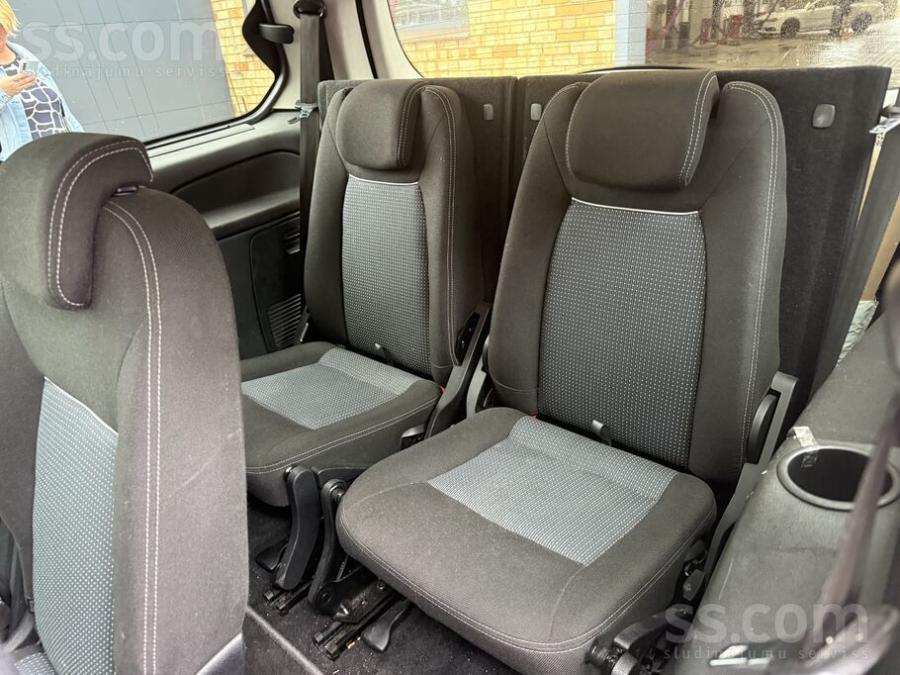 Grey Ford Galaxy 2011 in Riga, with an engine capacity of 2.00 L and mileage of 0 thousand km for 3300 €, photo 11 on AUTOMOTO.COM.LV