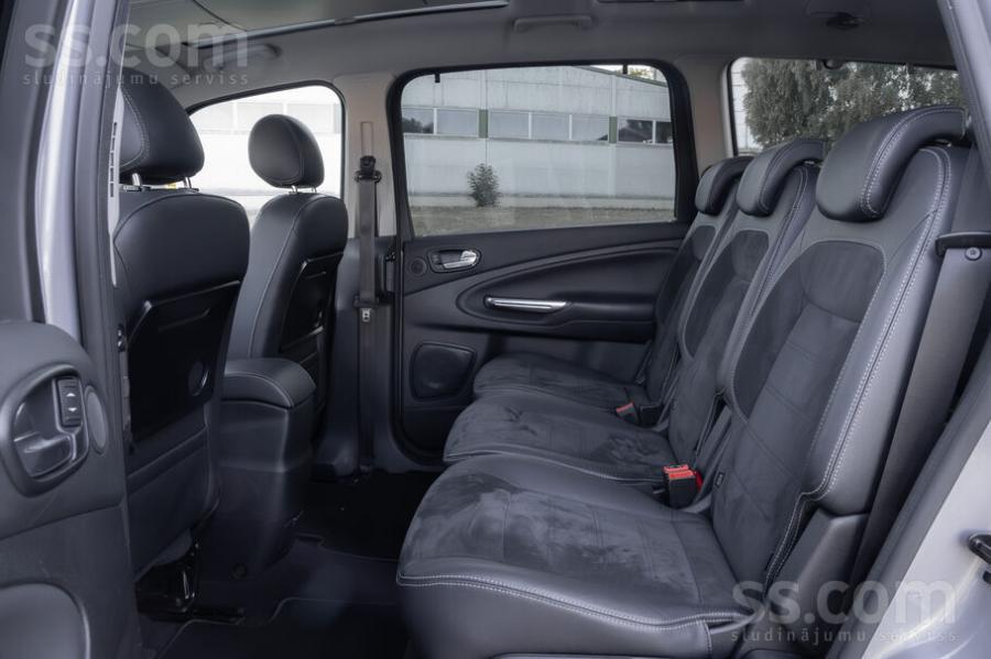 Pelēks Ford Galaxy 2011 Tukums, ar dzinēja tilpumu 2.20 L un nobraukumu 289 tūkst. km par 7790 €, foto 18 vietnē AUTOMOTO.COM.LV