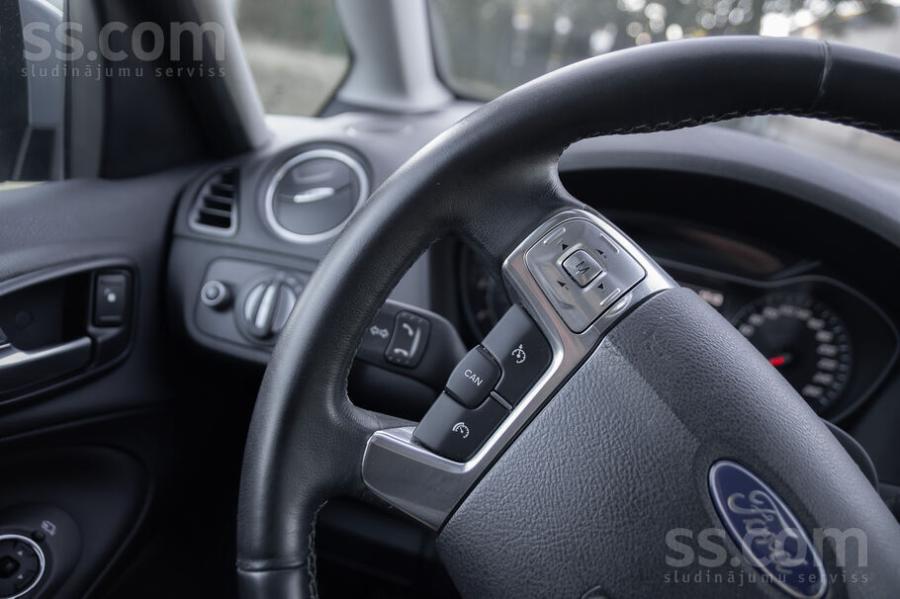 Pelēks Ford Galaxy 2011 Tukums, ar dzinēja tilpumu 2.20 L un nobraukumu 289 tūkst. km par 7790 €, foto 31 vietnē AUTOMOTO.COM.LV