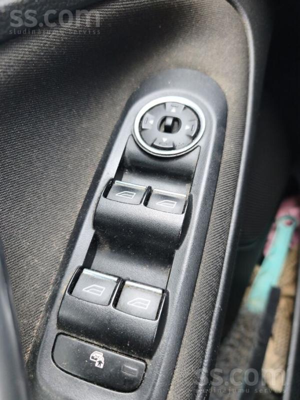 Pelēks Ford Galaxy 2011 Rēzekne, ar dzinēja tilpumu 2.00 L un nobraukumu 286 tūkst. km par 5000 €, foto 7 vietnē AUTOMOTO.COM.LV