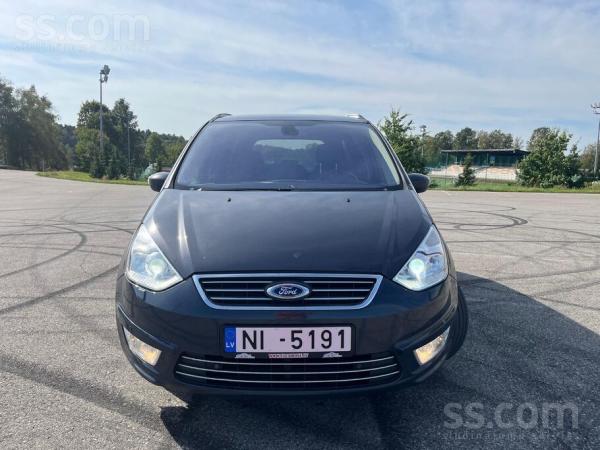 Pelēks Ford Galaxy 2012 Valmiera, ar dzinēja tilpumu 2.00 L un nobraukumu 31 tūkst. km par 4100 €, foto 3 vietnē AUTOMOTO.COM.LV