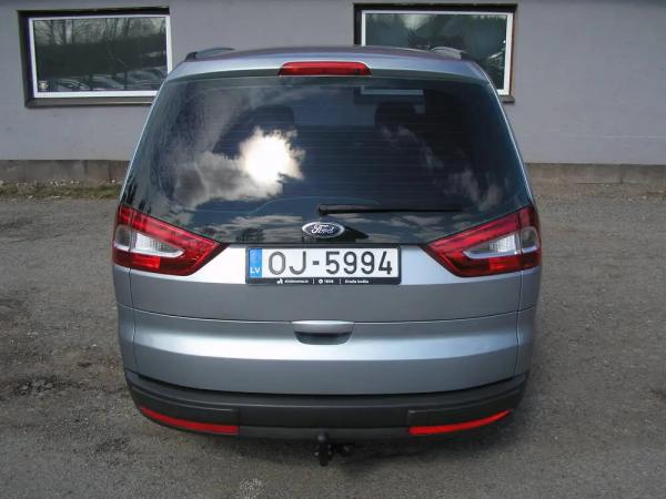Pelēks Ford Galaxy 2012 Sigulda, ar dzinēja tilpumu 2.00 L un nobraukumu 314 tūkst. km par 6850 €, foto 6 vietnē AUTOMOTO.COM.LV