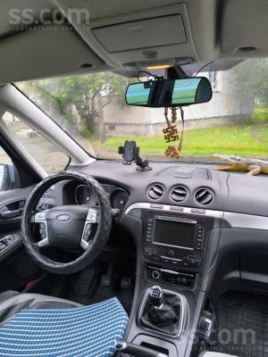 Grey Ford Galaxy 2012 in Jelgava, with an engine capacity of 2.00 L and mileage of 275 thousand km for 5100 €, photo 5 on AUTOMOTO.COM.LV