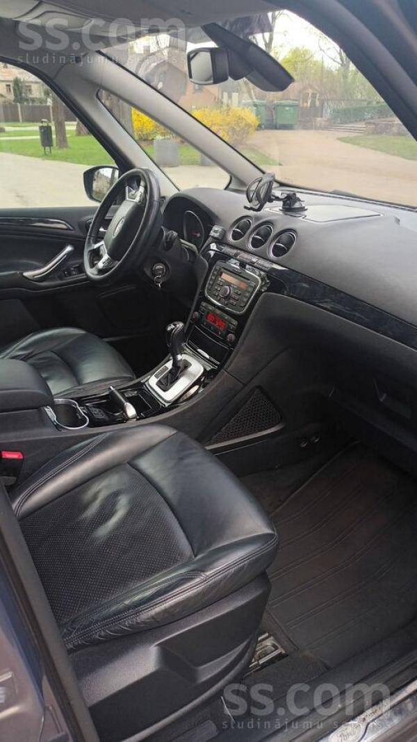 Grey Ford Galaxy 2012 in Riga, with an engine capacity of 2.00 L and mileage of 198 thousand km for 5450 €, photo 5 on AUTOMOTO.COM.LV