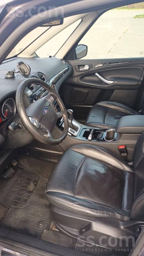 Grey Ford Galaxy 2012 in Riga, with an engine capacity of 2.00 L and mileage of 198 thousand km for 5450 €, photo 6 on AUTOMOTO.COM.LV