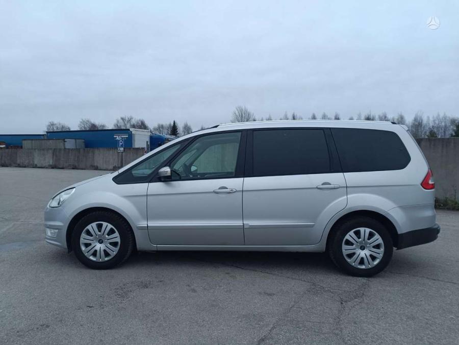 Pelēks Ford Galaxy 2013 Panevēža, ar dzinēja tilpumu 2.00 L un nobraukumu 274 tūkst. km par 4800 €, foto 5 vietnē AUTOMOTO.COM.LV