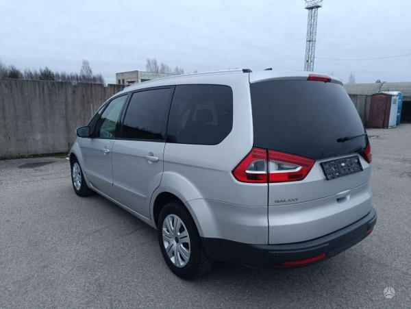 Pelēks Ford Galaxy 2013 Panevēža, ar dzinēja tilpumu 2.00 L un nobraukumu 274 tūkst. km par 4800 €, foto 7 vietnē AUTOMOTO.COM.LV