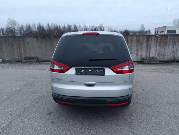 Pelēks Ford Galaxy 2013 Panevēža, ar dzinēja tilpumu 2.00 L un nobraukumu 274 tūkst. km par 4800 €, foto 8 vietnē AUTOMOTO.COM.LV