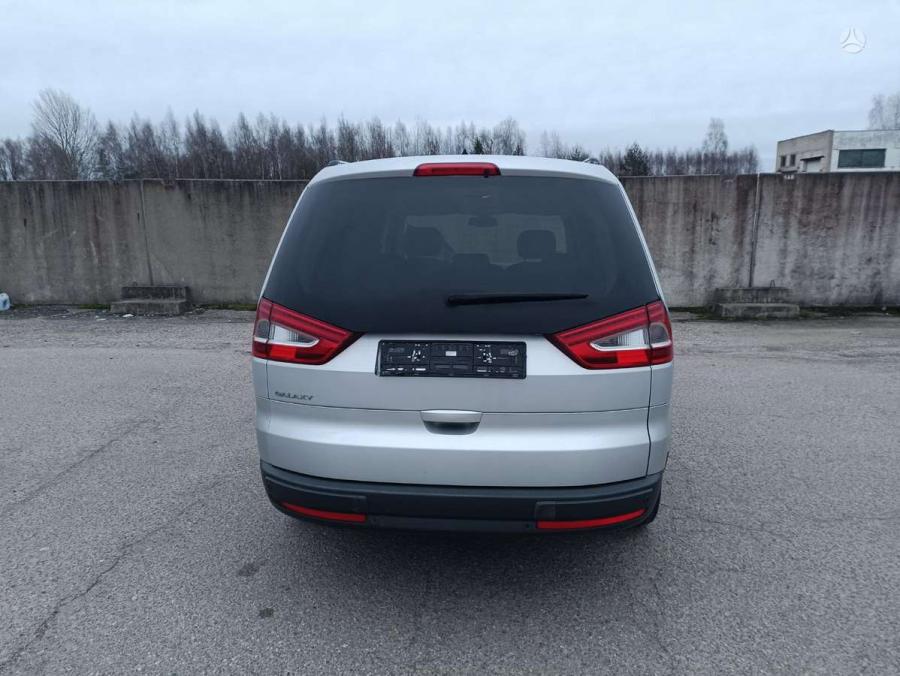 Pelēks Ford Galaxy 2013 Panevēža, ar dzinēja tilpumu 2.00 L un nobraukumu 274 tūkst. km par 4800 €, foto 8 vietnē AUTOMOTO.COM.LV
