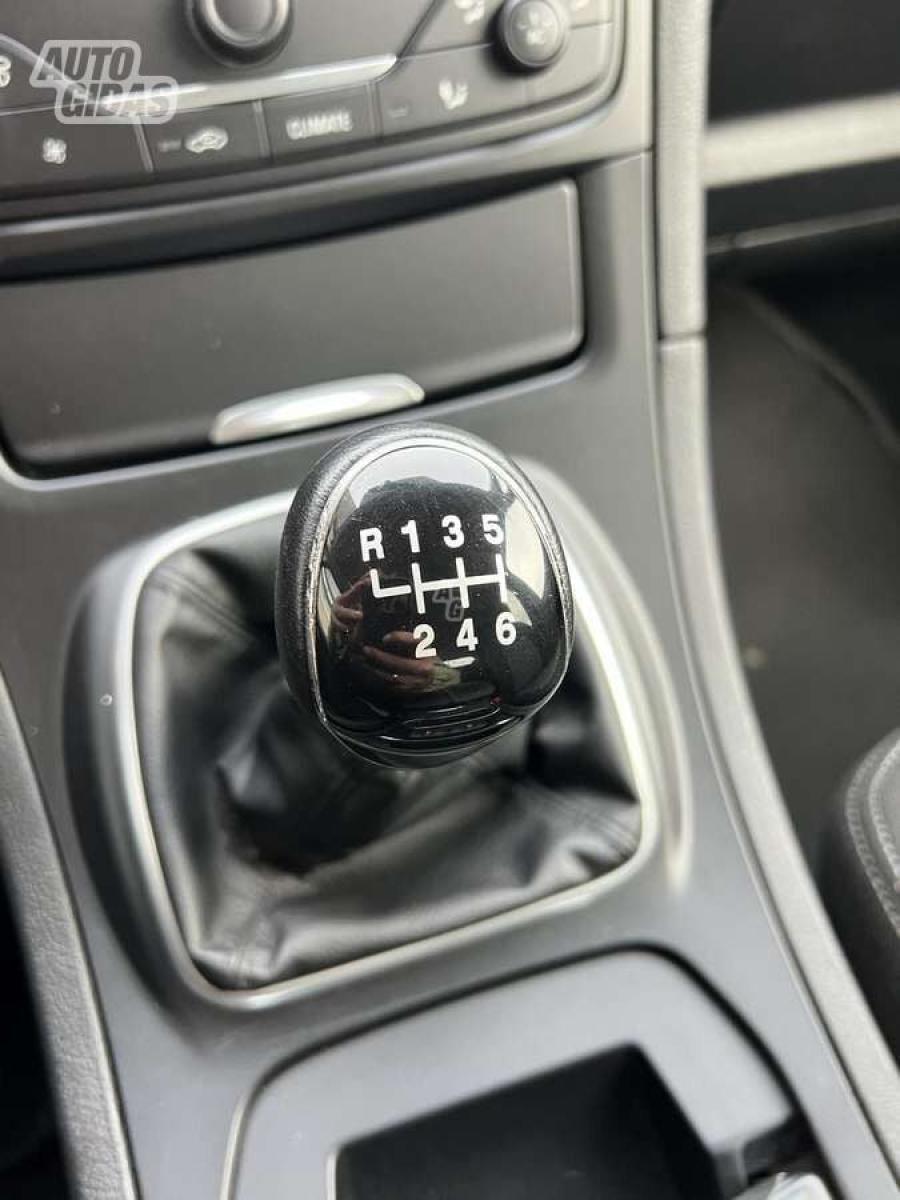 Pelēks Ford Galaxy 2013 Kėdainiai, ar dzinēja tilpumu 2.00 L un nobraukumu 251 tūkst. km par 5250 €, foto 31 vietnē AUTOMOTO.COM.LV