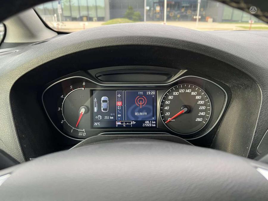 Grey Ford Galaxy 2013 in Siauliai, with an engine capacity of 2.00 L and mileage of 275 thousand km for 6800 €, photo 14 on AUTOMOTO.COM.LV