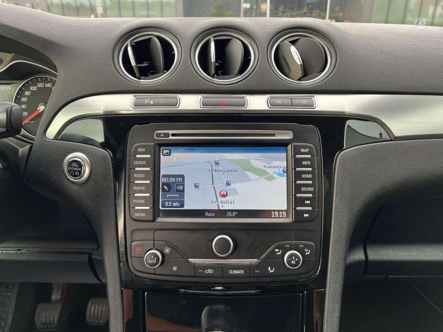 Grey Ford Galaxy 2013 in Siauliai, with an engine capacity of 2.00 L and mileage of 275 thousand km for 6800 €, photo 17 on AUTOMOTO.COM.LV