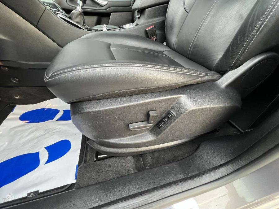Grey Ford Galaxy 2013 in Siauliai, with an engine capacity of 2.00 L and mileage of 275 thousand km for 6800 €, photo 27 on AUTOMOTO.COM.LV