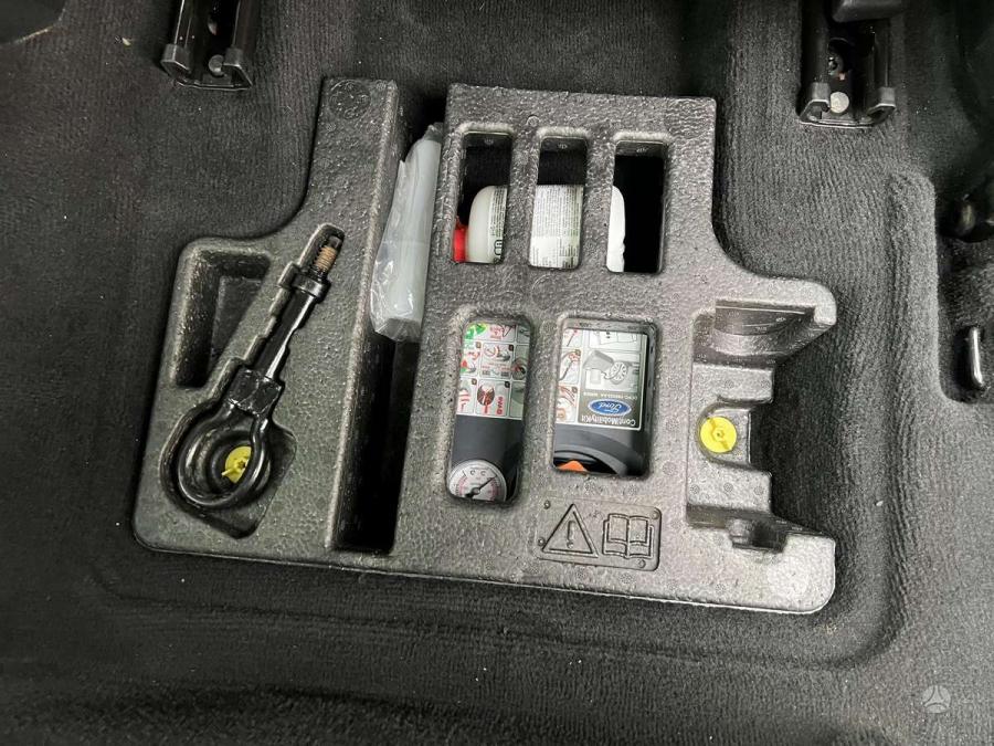 Grey Ford Galaxy 2013 in Siauliai, with an engine capacity of 2.00 L and mileage of 275 thousand km for 6800 €, photo 29 on AUTOMOTO.COM.LV