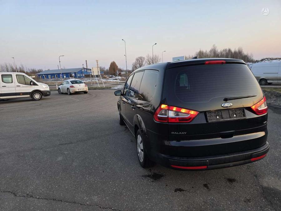Pelēks Ford Galaxy 2013 Ukmergė, ar dzinēja tilpumu 2.00 L un nobraukumu 260 tūkst. km par 4000 €, foto 4 vietnē AUTOMOTO.COM.LV