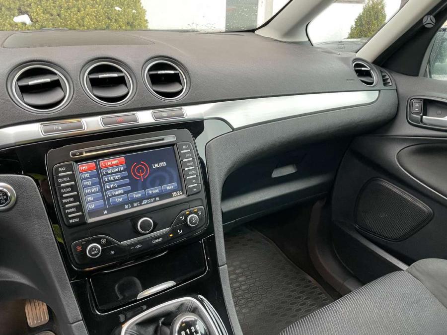 Pelēks Ford Galaxy 2014 Klaipėda, ar dzinēja tilpumu 2.00 L un nobraukumu 362 tūkst. km par 5600 €, foto 14 vietnē AUTOMOTO.COM.LV