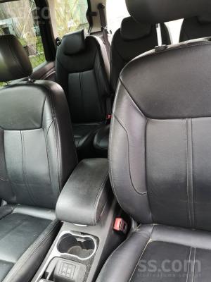 Pelēks Ford Galaxy 2014 Rīga, ar dzinēja tilpumu 1.90 L un nobraukumu 188 tūkst. km par 4500 €, foto 5 vietnē AUTOMOTO.COM.LV