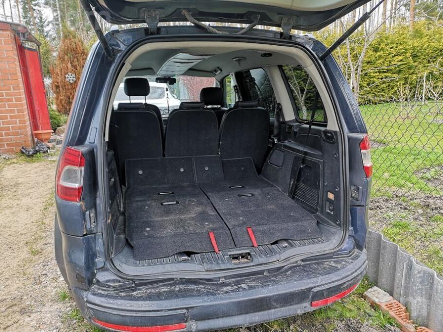 Pelēks Ford Galaxy 2014 Rīga, ar dzinēja tilpumu 1.90 L un nobraukumu 188 tūkst. km par 4500 €, foto 6 vietnē AUTOMOTO.COM.LV