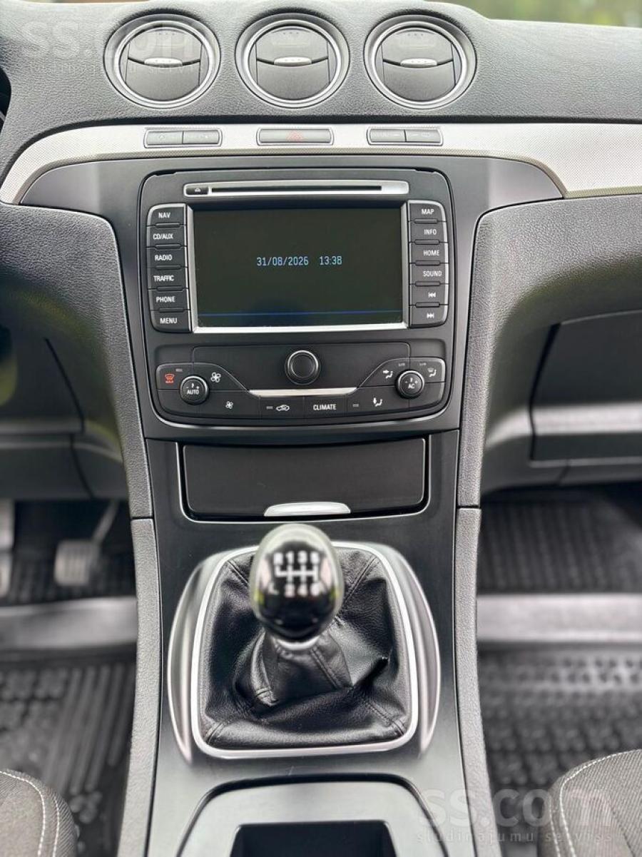 Pelēks Ford Galaxy 2014 Rīga, ar dzinēja tilpumu 1.60 L un nobraukumu 366 tūkst. km par 5890 €, foto 8 vietnē AUTOMOTO.COM.LV