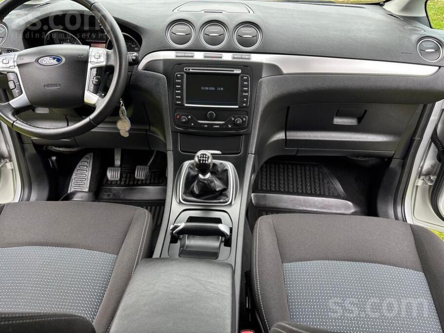 Pelēks Ford Galaxy 2014 Rīga, ar dzinēja tilpumu 1.60 L un nobraukumu 366 tūkst. km par 5890 €, foto 12 vietnē AUTOMOTO.COM.LV