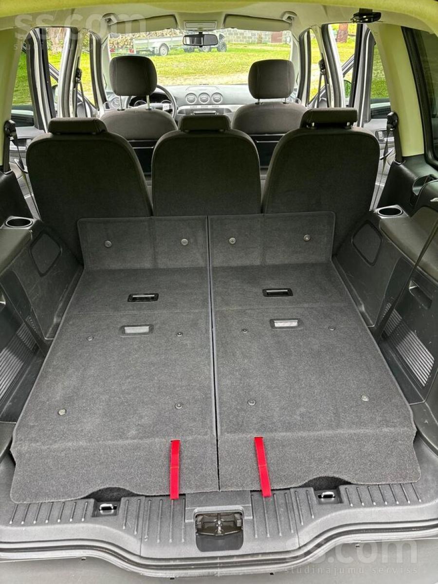 Pelēks Ford Galaxy 2014 Rīga, ar dzinēja tilpumu 1.60 L un nobraukumu 366 tūkst. km par 5890 €, foto 18 vietnē AUTOMOTO.COM.LV