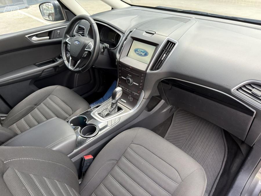 Pelēks Ford Galaxy 2015 Panevēža, ar dzinēja tilpumu 2.00 L un nobraukumu 251 tūkst. km par 7999 €, foto 18 vietnē AUTOMOTO.COM.LV